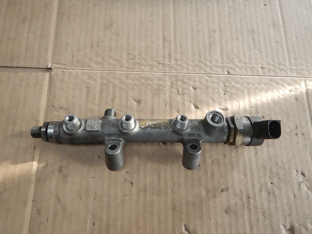 ZAWOR CZUJNIK REGULATOR CISNIENIA PALIWA VW AUDI 3.0TDI 057130764AE ...