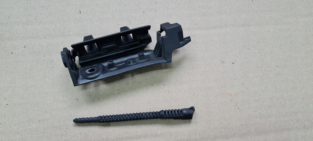 S3 8V SEDAN A3 ŚLIZG MOCOWANIE ZDERZAKA LEWY TYŁ 8V5807571 ...