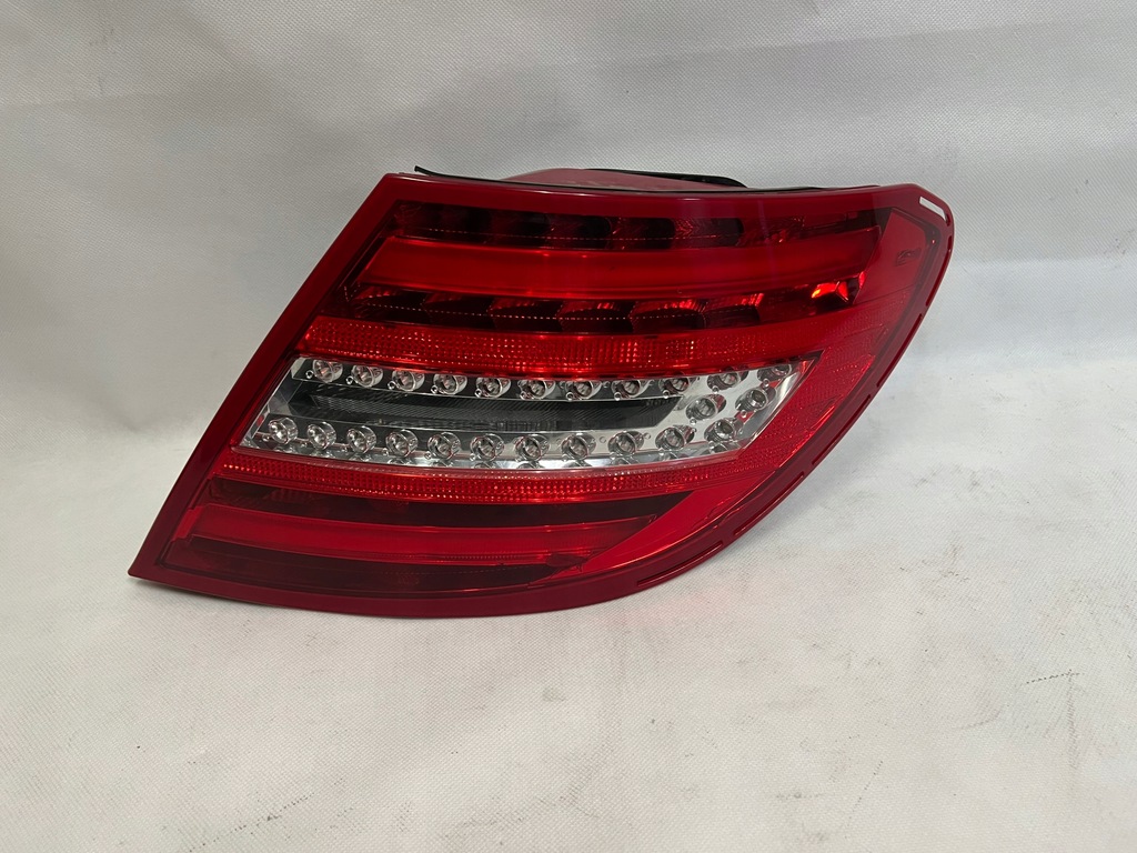 MERCEDES W204 LIFT COUPE LAMPA PRAWY TYŁ - 13625677210 - oficjalne ...