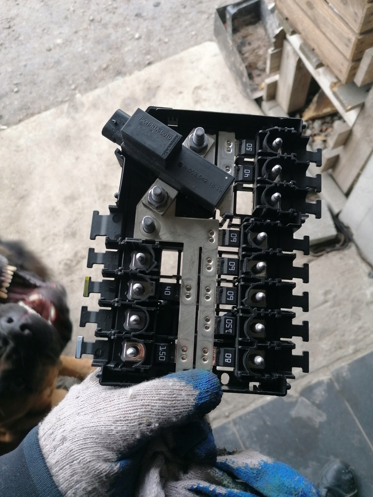 MERCEDES W205 KLEMA BEZPIECZNIK PIROTECHNICZNA - 13505574381 ...