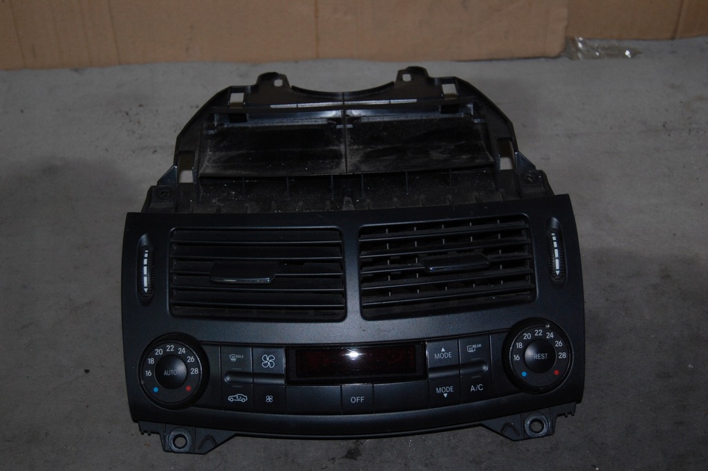 MERCEDES W211 KRATKA NAWIEWU ŚRODKOWA 2118303090 - 13099708800 ...