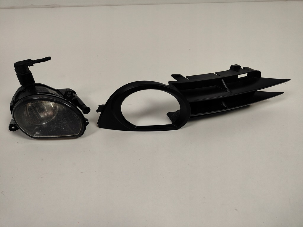 AUDI A3 8P3 HALOGEN LEWY + RAMKA LEWA 8P3807681A - 14653246789 - oficjalne archiwum Allegro