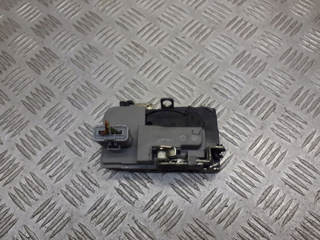 ZAMEK DRZWI CENTRALNY LEWY PRZÓD PEUGEOT 206+ - 12590040142 - oficjalne archiwum Allegro