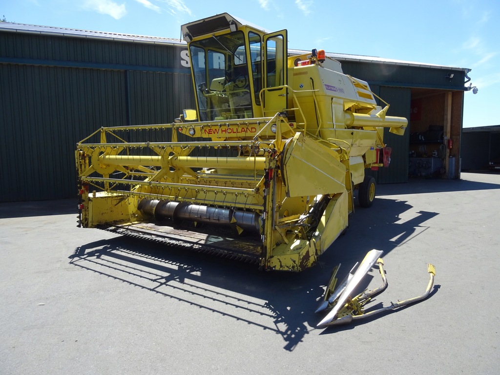 KOMBAJN ZBOŻOWY NEW HOLLAND S 1550 CLAYSON CLAAS - 7364477733 ...