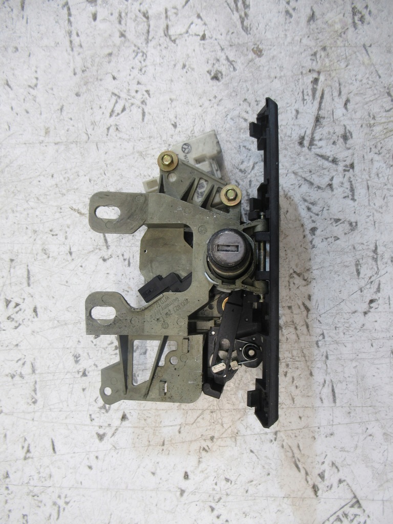 ZAMEK KLAPY BAGAŻNIKA PASSAT B5 FL 3B0827297R - 15104301774 - oficjalne archiwum Allegro