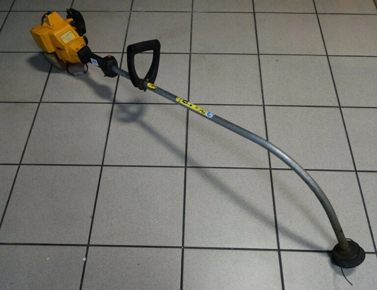 PODKASZARKA SPALINOWA PARTNER T240 - 9983173827 - oficjalne archiwum ...