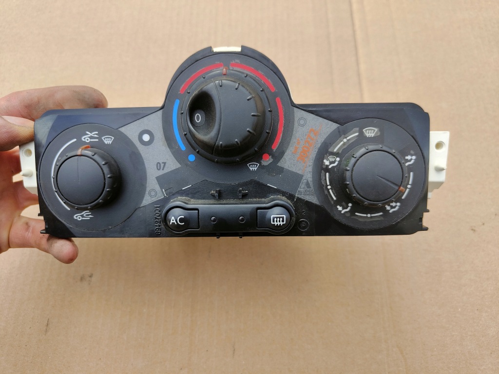 PANEL KLIMATYZACJI NAWIEWU RENAULT MEGANE II 2 - 12569686676 - oficjalne archiwum Allegro
