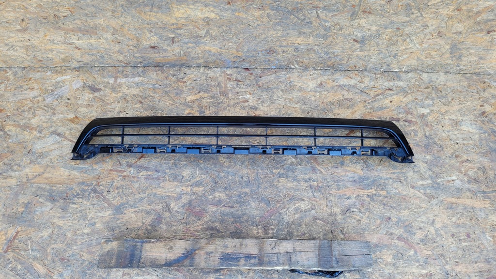 VW SCIROCCO R-LINE GRILL ATRAPA 1K8853653D - 12623195188 - oficjalne ...