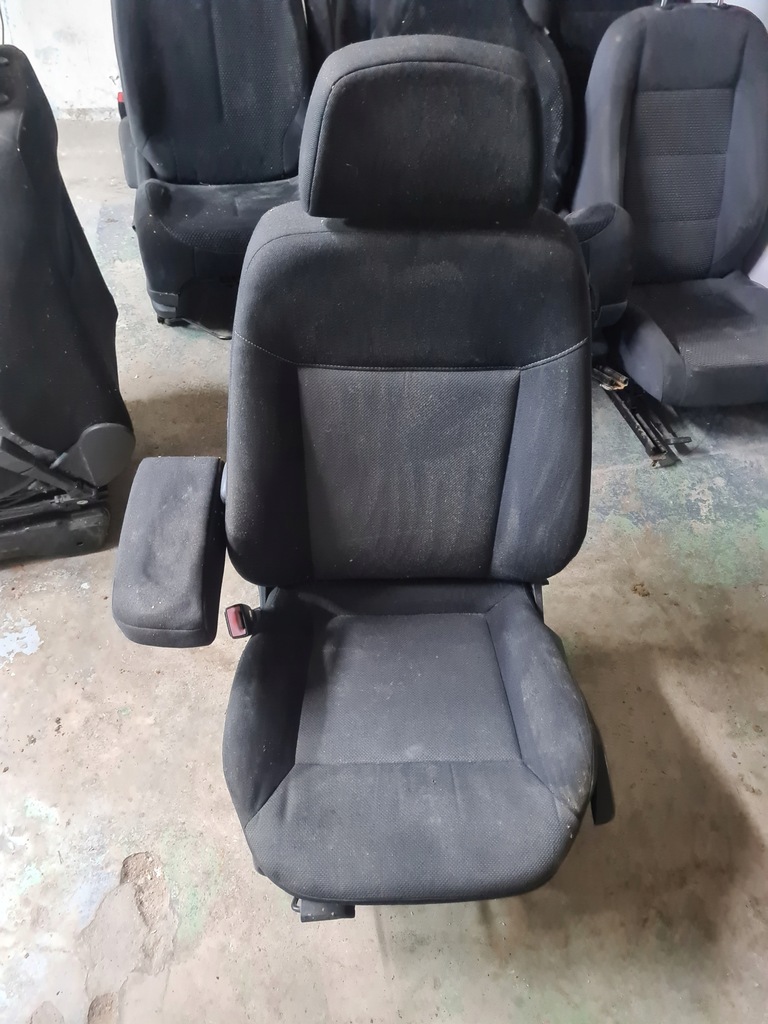 Opel Zafira B Fotel Lewy Kierowcy Podłokietnik - 13329089093 - oficjalne archiwum Allegro