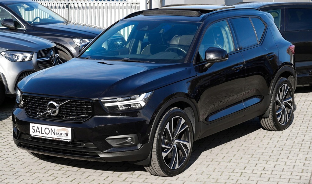 Volvo XC40 T5 262 PS R-Design Panorama Pamięci 360° ACC Harman Winter ...
