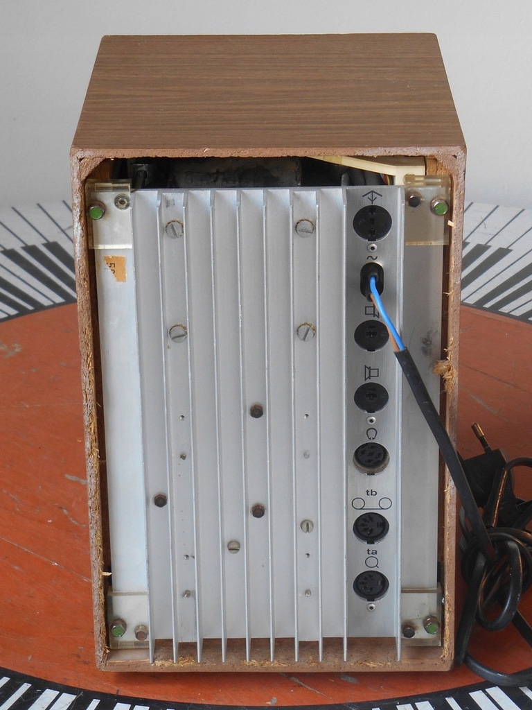 Купить Телефункен HiFi Compact 2000. 08:20: отзывы, фото и характеристики на Aredi.ru