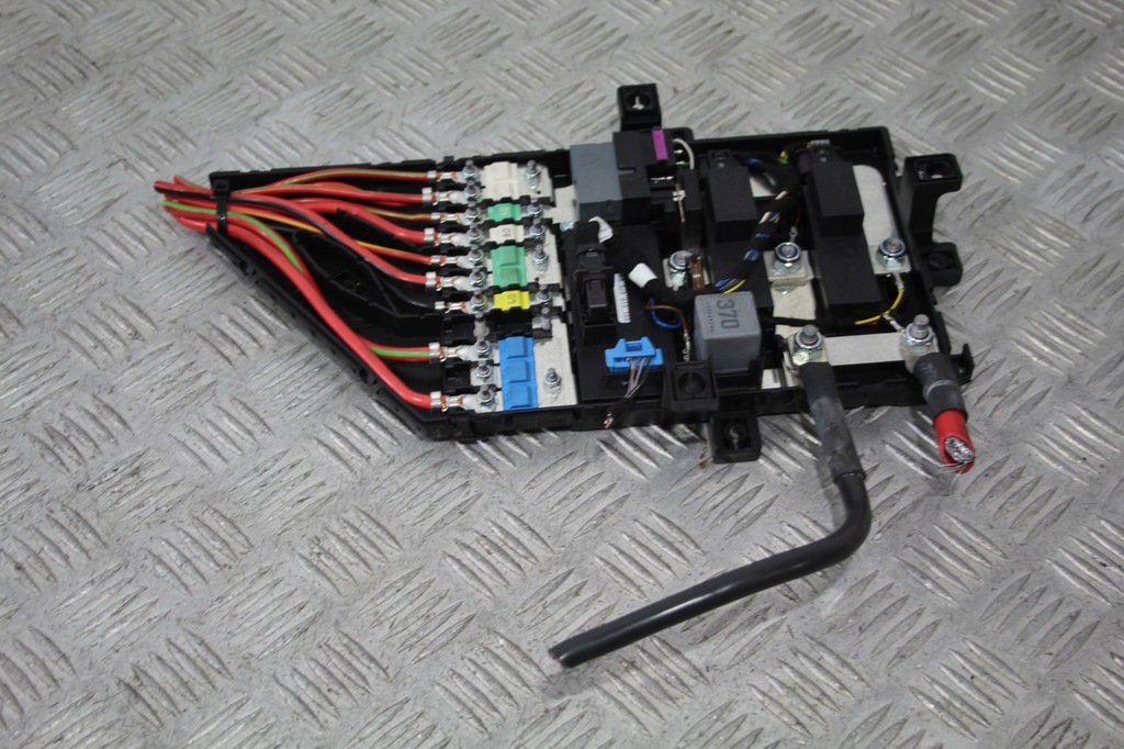 SKRZYNKA BEZPIECZNIKÓW ROZDZIELACZ PRĄDU PORSCHE 911 VII 7 991 ...