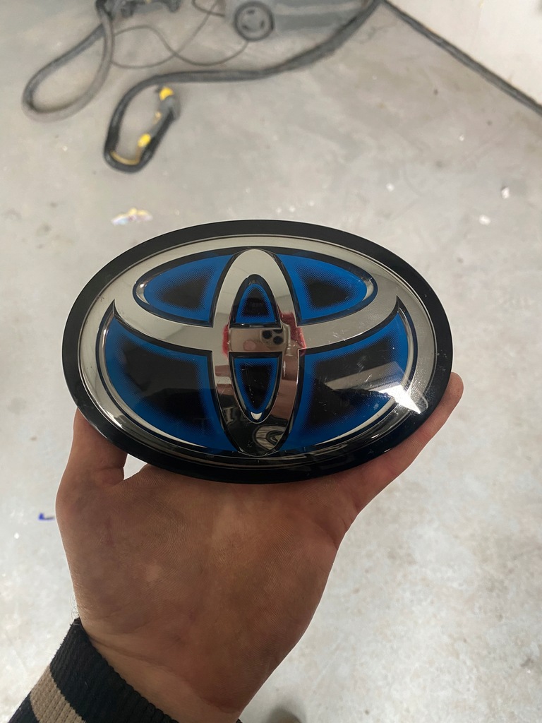 TOYOTA RAV4 V CAMRY CHR EMBLEMAT ZNACZEK W ZDERZAK - 13876591593 ...