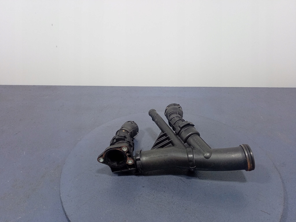 VW PASSAT B8 2.0 TDI OBUDOWA TERMOSTATU 04L121026F - 17265975223 ...