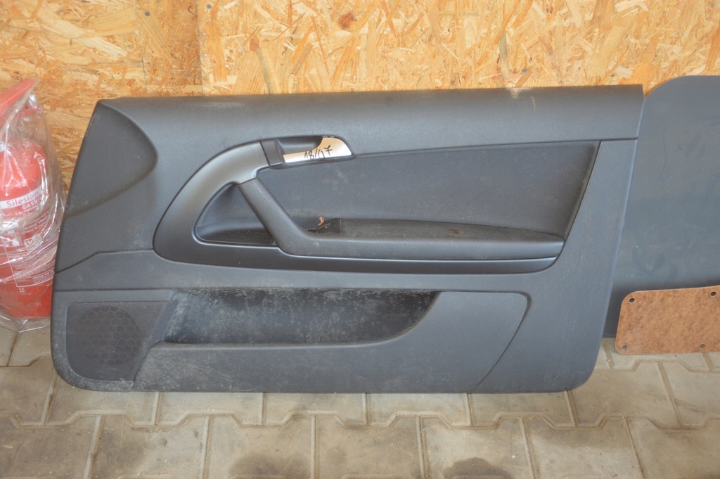 Audi A3 8P FL 3D Boczek drzwi prawy przód EU - 12397925684 - oficjalne archiwum Allegro