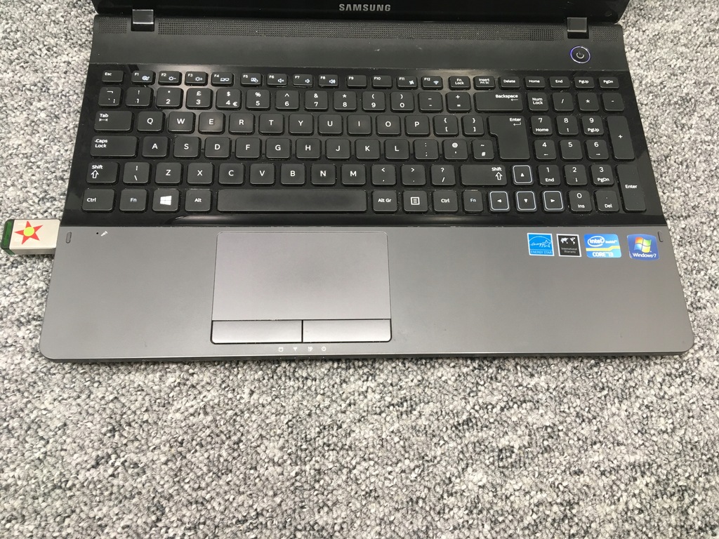 SAMSUNG NP300E5C 2x2,4GHZ 15,6'' 500GB HDD DP12 - 9194257947 ...