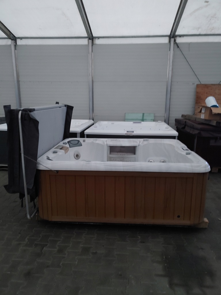 JACUZZI OGRODOWE TARAS SUNDANCE SPAS MARIN AUDIO - 13084604497 ...