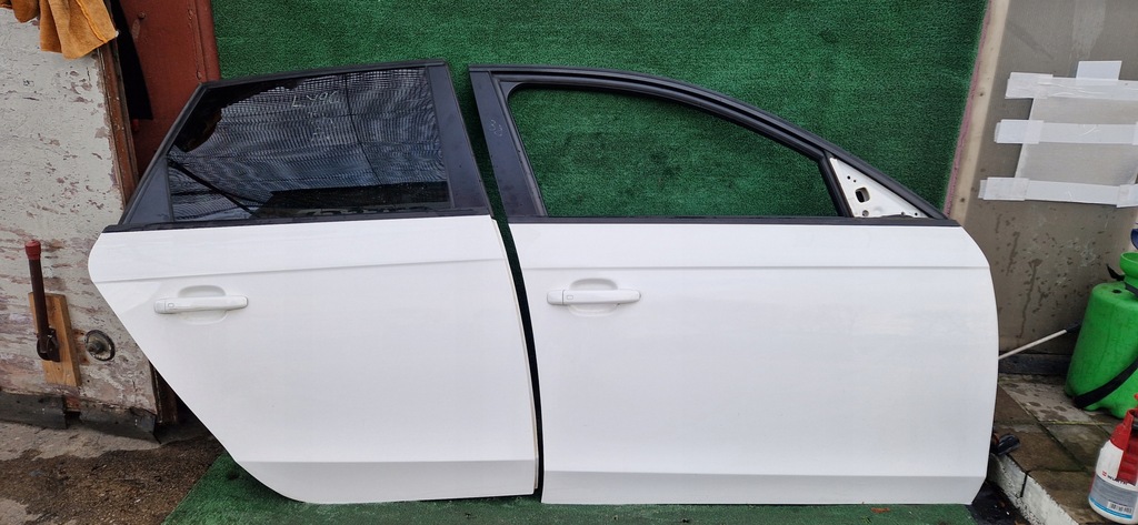 AUDI A4 B8 LY9C DRZWI TYL PRAWE - 13359209932 - oficjalne archiwum Allegro