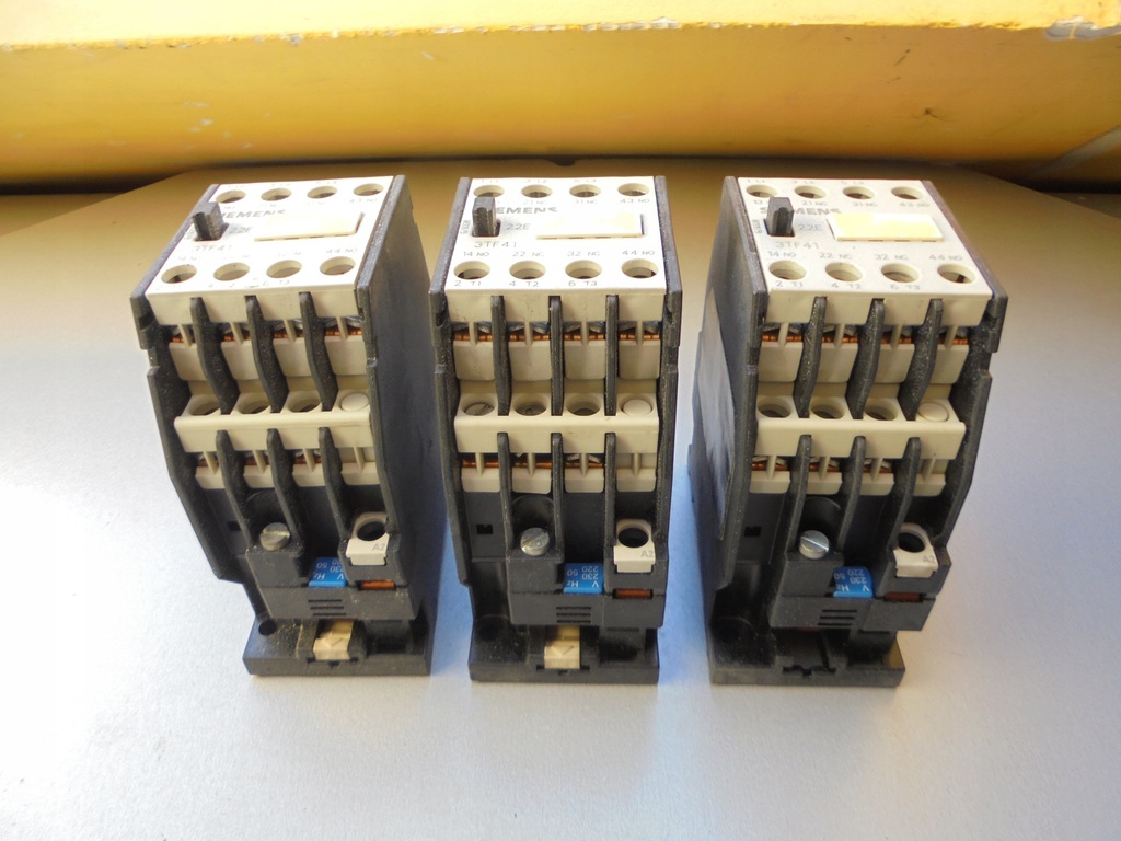 Купить КОНТАКТОР SIEMENS 3TF41 22E 220V 20A 5.5KW 3 ШТ.: отзывы, фото и ...