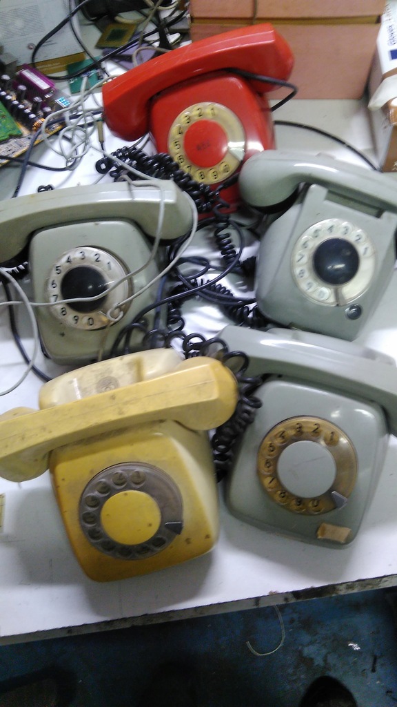 Stare telefony. 5szt. Wykopki. PRL - 12661773828 - oficjalne archiwum ...