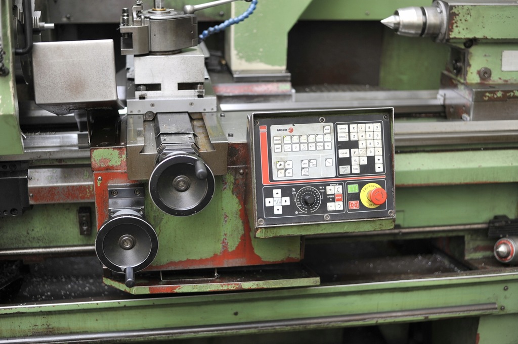 Купить Токарный станок с ЧПУ - FAT TUR 560 MN Fagor 800T: отзывы, фото ...