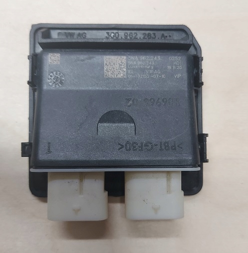 VW PASSAT B8 TIGUAN II MODUŁ OTWIERANIA KLAPY TYŁ - 10668431769 ...