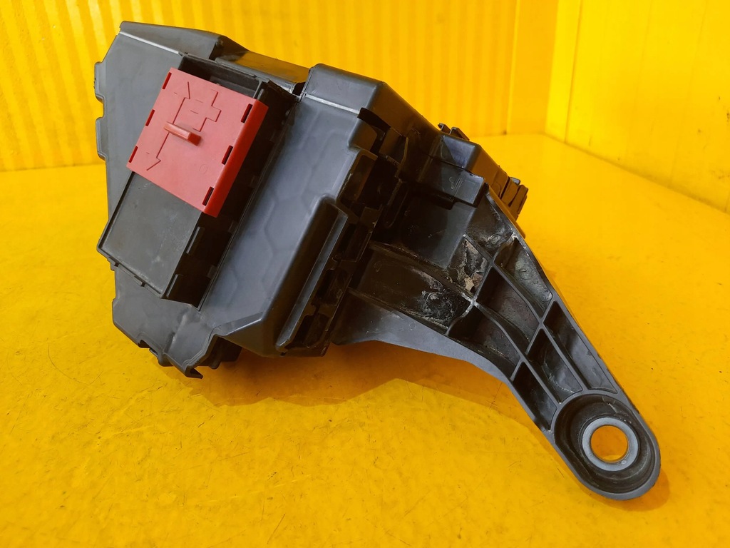 W238 W213 SKRZYNKA BEZPIECZNIKÓW A2135403739 - 14027892404 - oficjalne ...