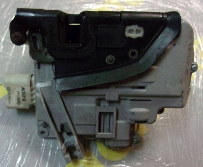 ZAMEK DRZWI LEWY PRZÓD 4F1837015G AUDI A3 8P A6 C6 - 8789012998 - oficjalne archiwum Allegro