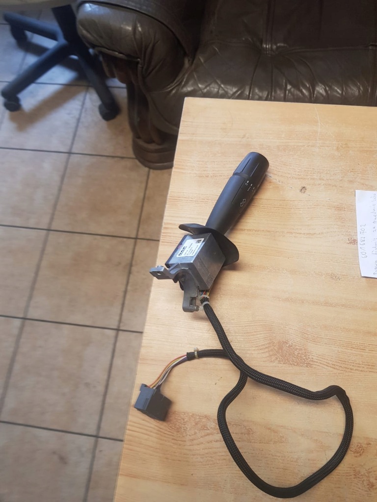 PRZEŁĄCZNIK ŚWIATEŁ WYCIERACZEK DAF XF 106 1892960 - 10541285065 ...