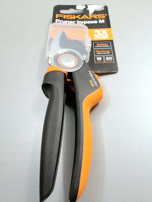FISKARS SEKATOR NOŻYCOWY POWERGEARX M PX92 - 7984649943 - oficjalne ...