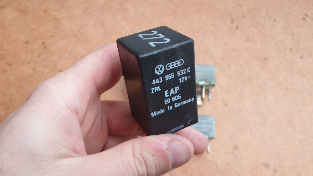 Przekaźnik 272 Audi 80 B4 B3 Coupe 90 100 C4 C3 T4 wentylator chłodnicy ...