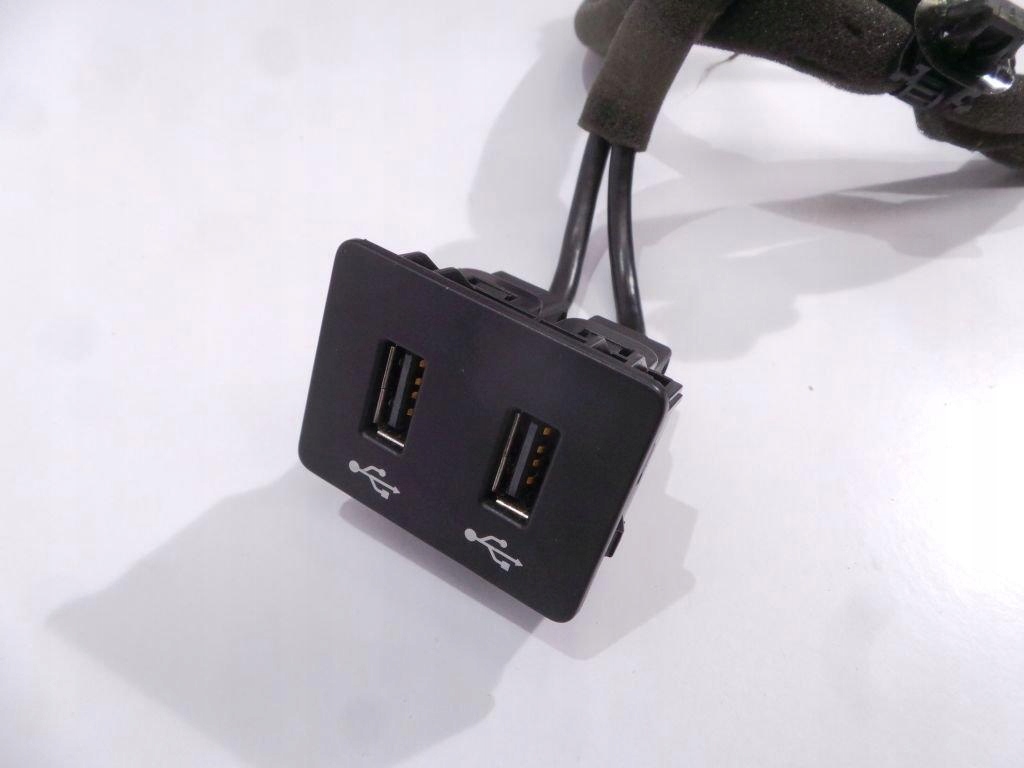 MITSUBISHI ECLIPSE CROSS GNIAZDO PORT USB - 8728931430 - oficjalne ...