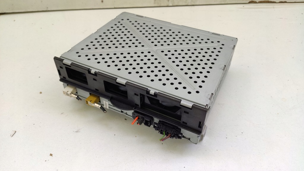AUDI A6 C6 MODUŁ TUNER RADIA 4F0035541L 4E0910541Q - 11150257074 - oficjalne archiwum Allegro