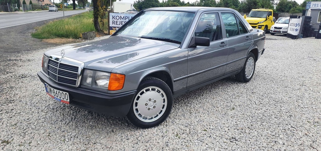 Mercedes-Benz W201 (190) Mercedes 190 z roku 1... - 13483734255 ...