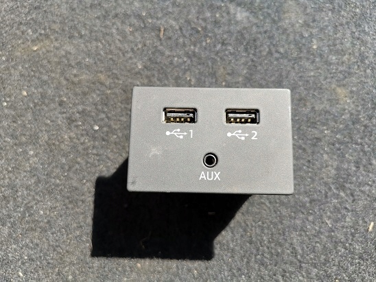 AUDI A3 A6 C7 A7 GNIAZDO AMI AUX USB - 12313951217 - oficjalne archiwum ...