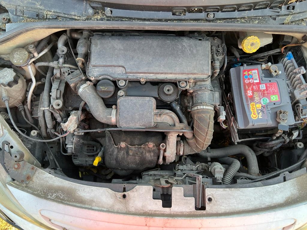 SILNIK KOMPLETNY 1.4hdi 60kw 2004r z c3 - 14012770724 - oficjalne ...