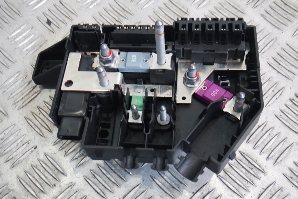 GNIAZDO BEZPIECZNIKOW MERCEDES W167 A1675402434 - 13290618977 ...