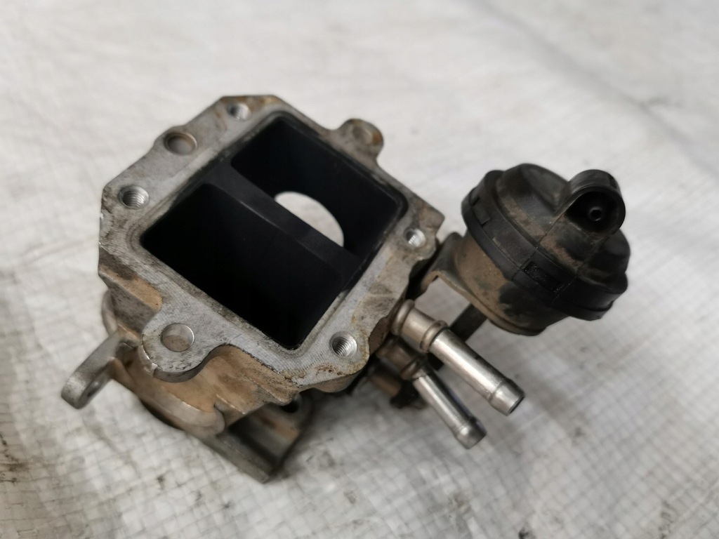 zawor egr audi a3 8p 2.0 tdi BKD 03g131063F - 10424507970 - oficjalne archiwum Allegro