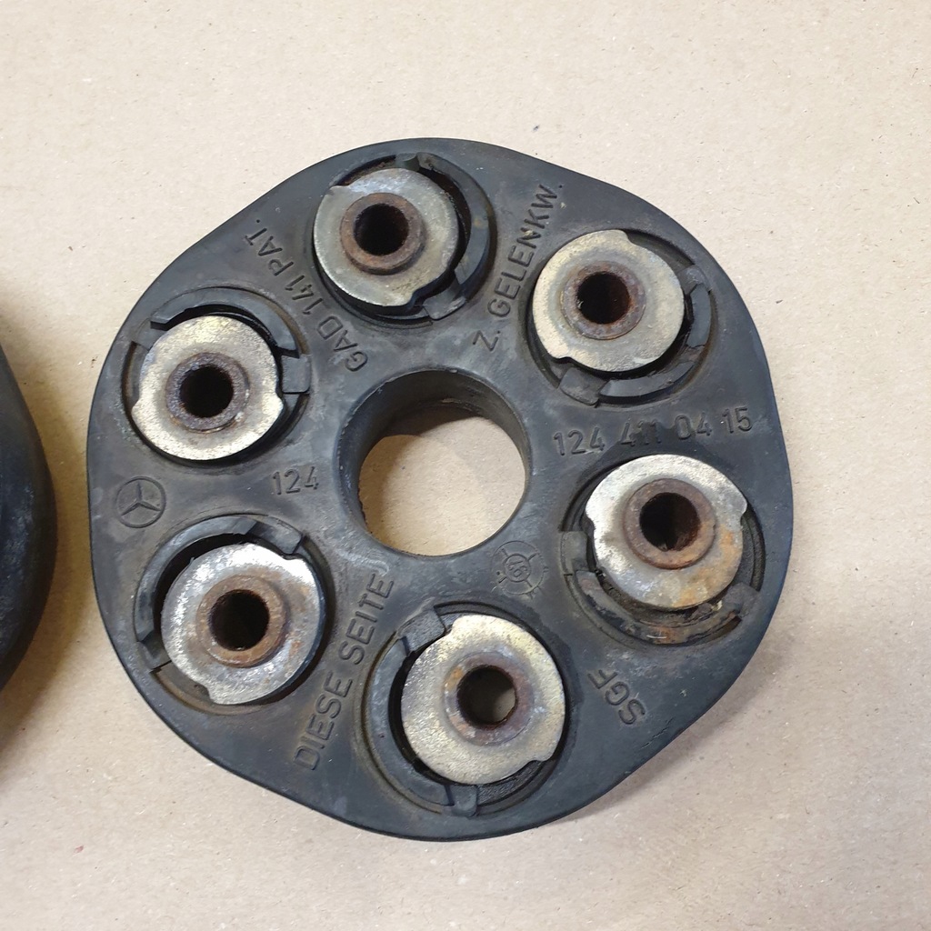 PRZEGUB WAŁU NAPĘDOWEGO GUMA ŁĄCZNIK MERCEDES W124 - 13152992999 ...