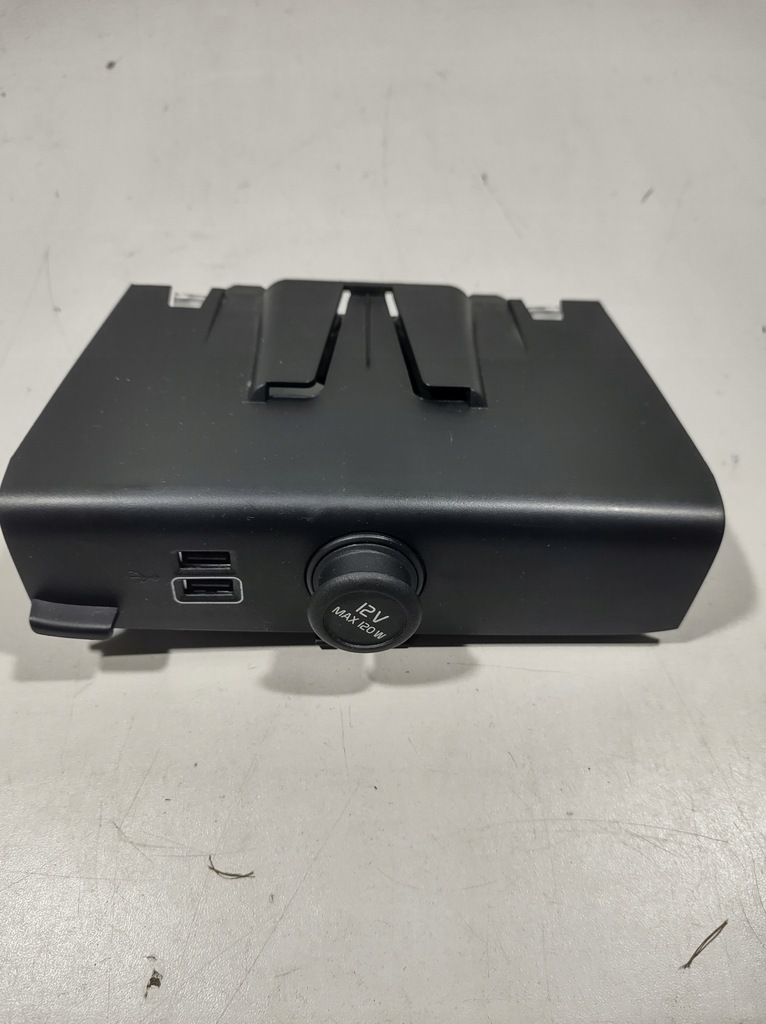 VOLVO XC40 21r RAMKA PANEL TUNELU GNIAZDO ZAPALNICZKI USB 31469021 ...