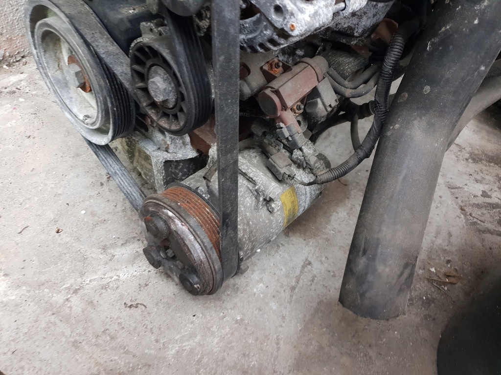 kompresor klimatyzacji kuga mk1 sprezarka pompa - 8286963900 ...
