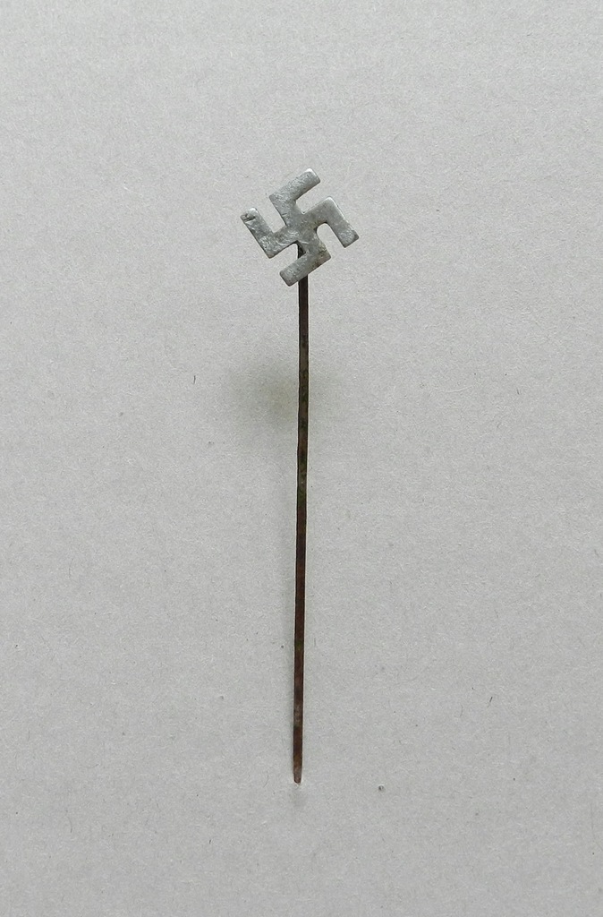 ODZNAKA NSDAP - SWASTYKA - ORYGINAŁ III RZESZA BCM - 14204093317 ...