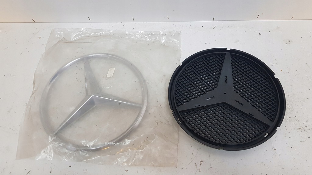 GRILL EMBLEMAT LOGO MERCEDES ACTROS A9678840185 - 9149935116 ...