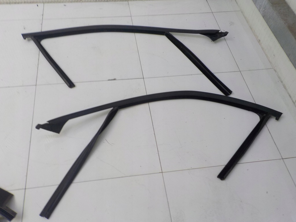 MERCEDES W204 LIFT USZCZELKA SZYBY drzwi PRZÓD - 8519174442 - oficjalne ...