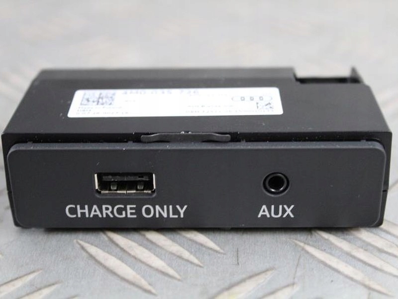GNIAZDO port USB AUX Audi Q5 Q7 A4 B9 4M0035726 - 12701001579 ...