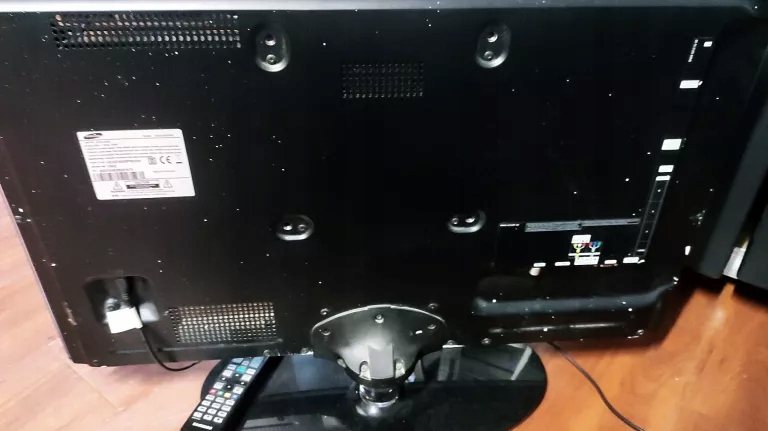 TELEWIZOR SAMSUNG UE32C4000 + PILOT - 13125723903 - oficjalne archiwum ...