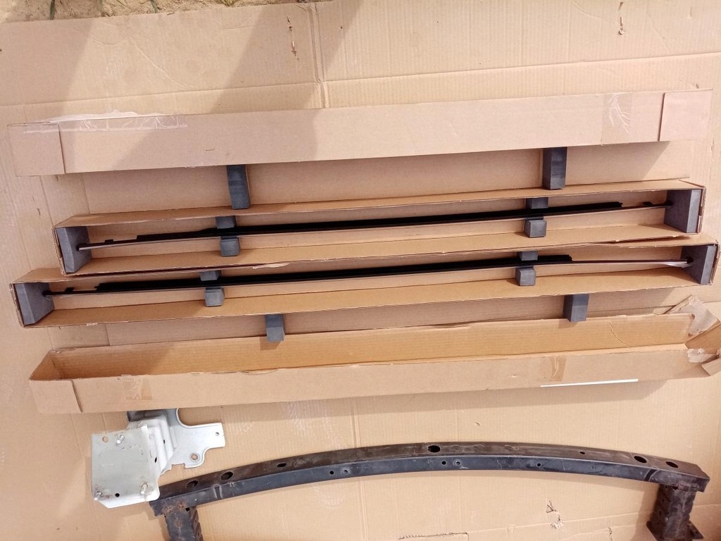 Nissan X-TRAIL T32 listwa zgarniająca drzwi prawa - 12478312561 ...