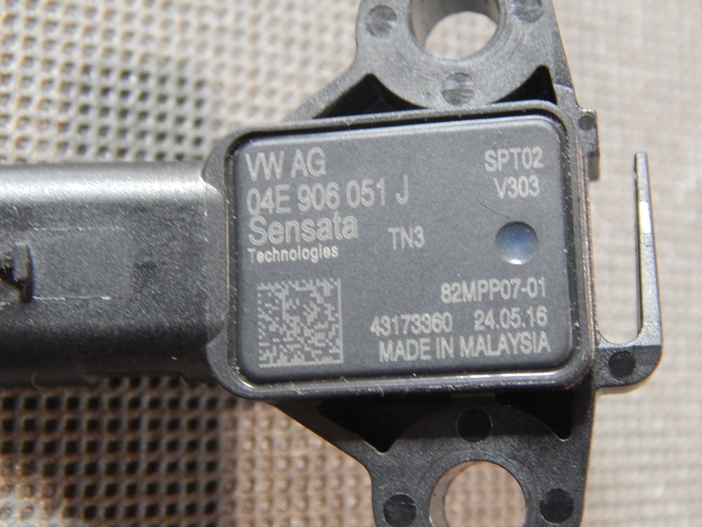 VW GOLF VII CZUJNIK DOŁADOWANIA 04E906051J - 7507687208 - oficjalne ...