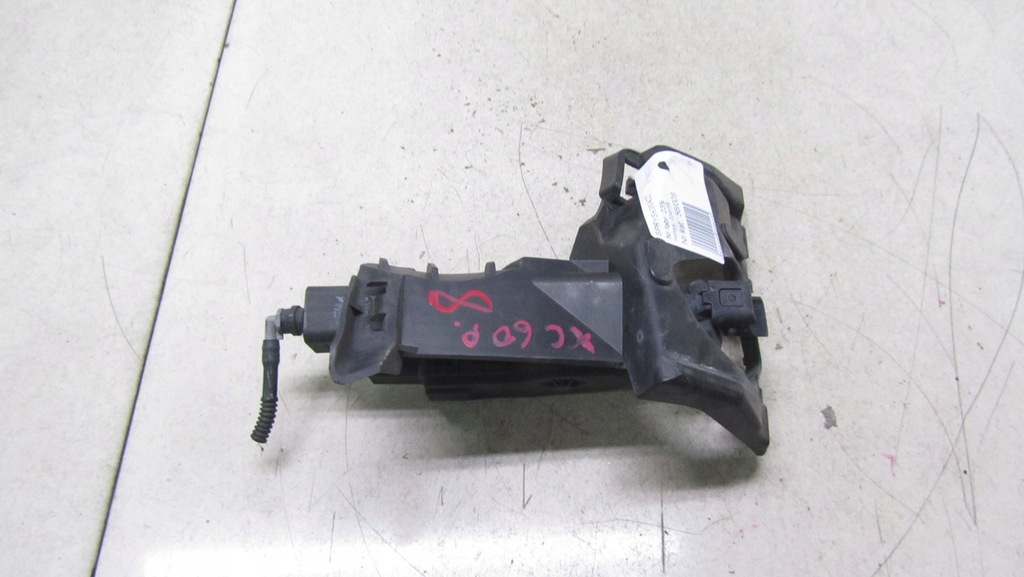VOLVO XC60 SPRYSKIWACZ REFLEKTORA PRAWY 30784322 - 13585924300 ...