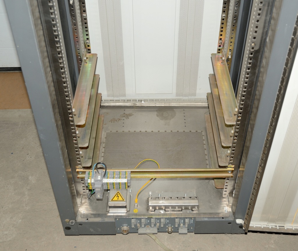 Szafa teletechniczna rack 19” 36U - 11450632561 - oficjalne archiwum ...